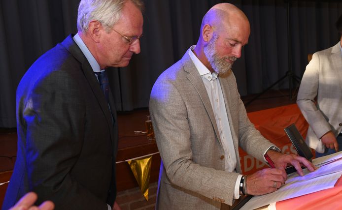 ‘Het heeft zijne majesteit behaagd’ Koninklijke erkenning voor 50 ...