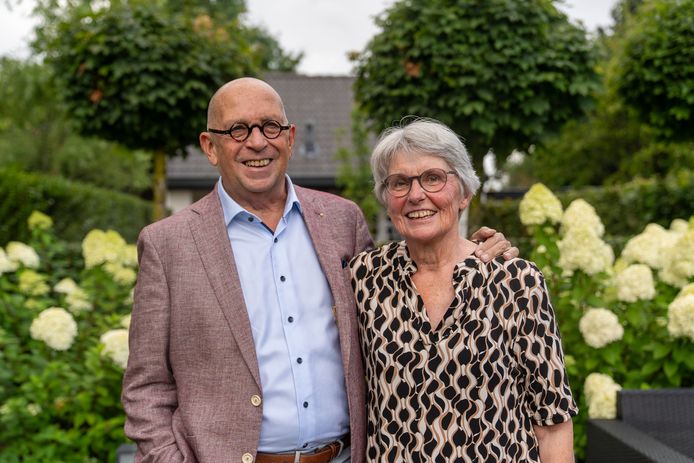 Corry en Gerard nemen hand in hand afscheid van het leven, op een dag ...