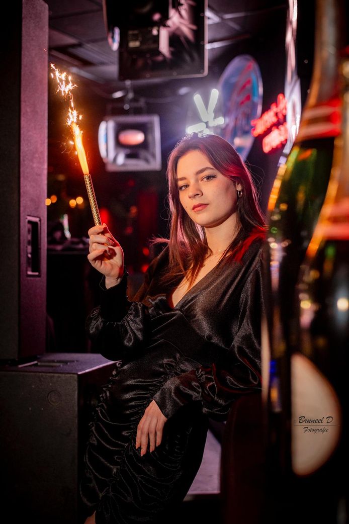 Axana (20) haalt finale ExtraMissMenza: “Als klein meisje altijd al van ...