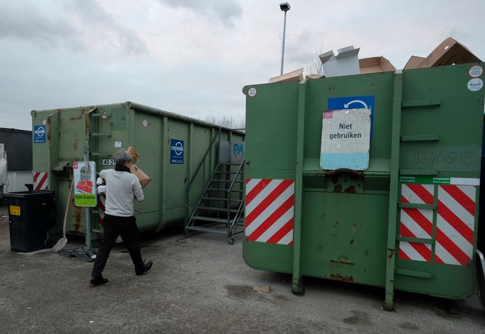 Containerpark Luchtbal opent op nieuwe locatie | Antwerpen | hln.be