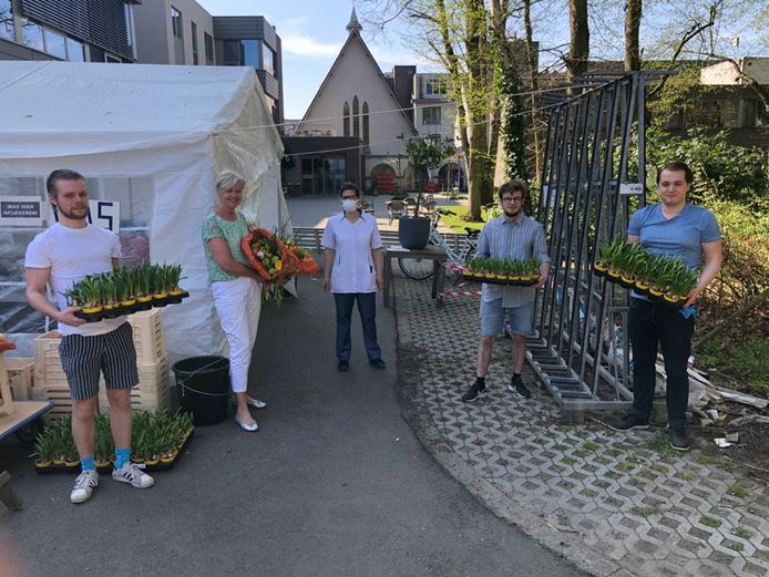 Jong Vld steekt bewoners woonzorgcentra en serviceflats een hart onder ...