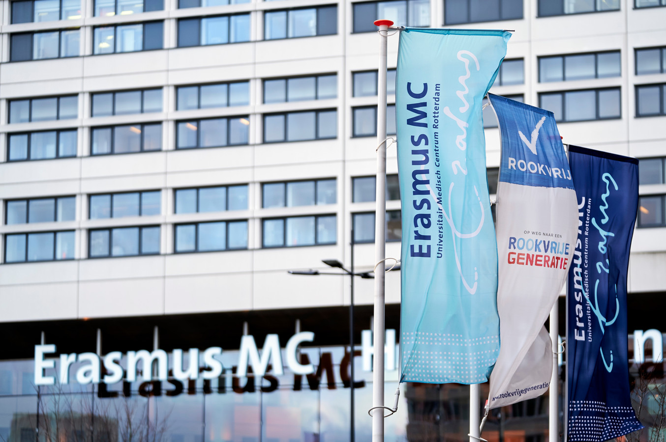 Grote verkeerschaos op de weg én in parkeergarage Erasmus MC: mensen ...