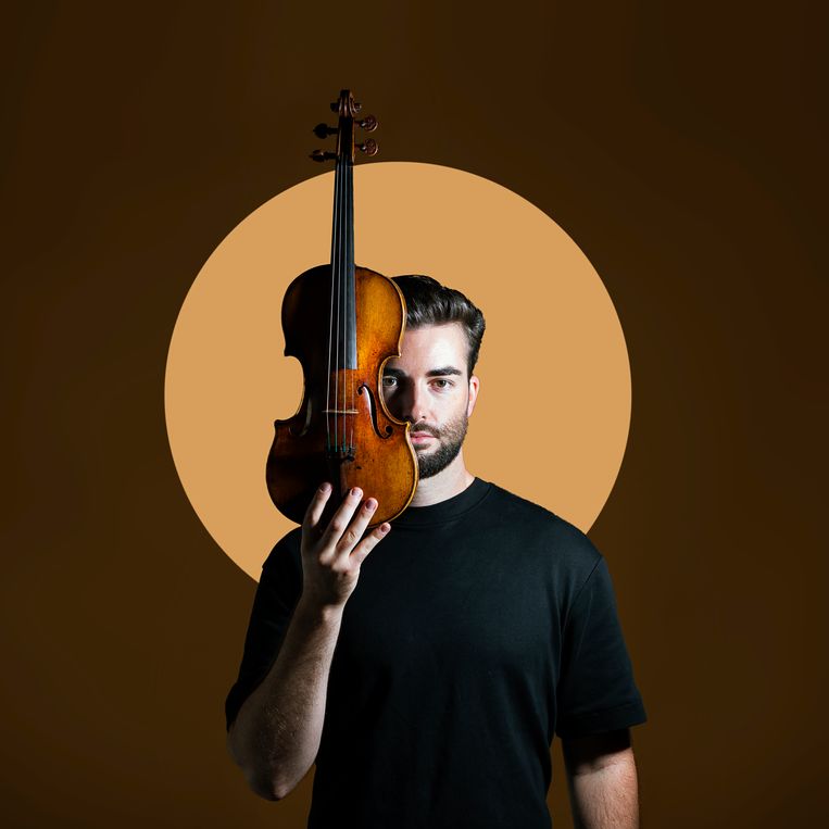 Niek Baar kan smoorverliefd zijn op de heupen en de schouders van een viool