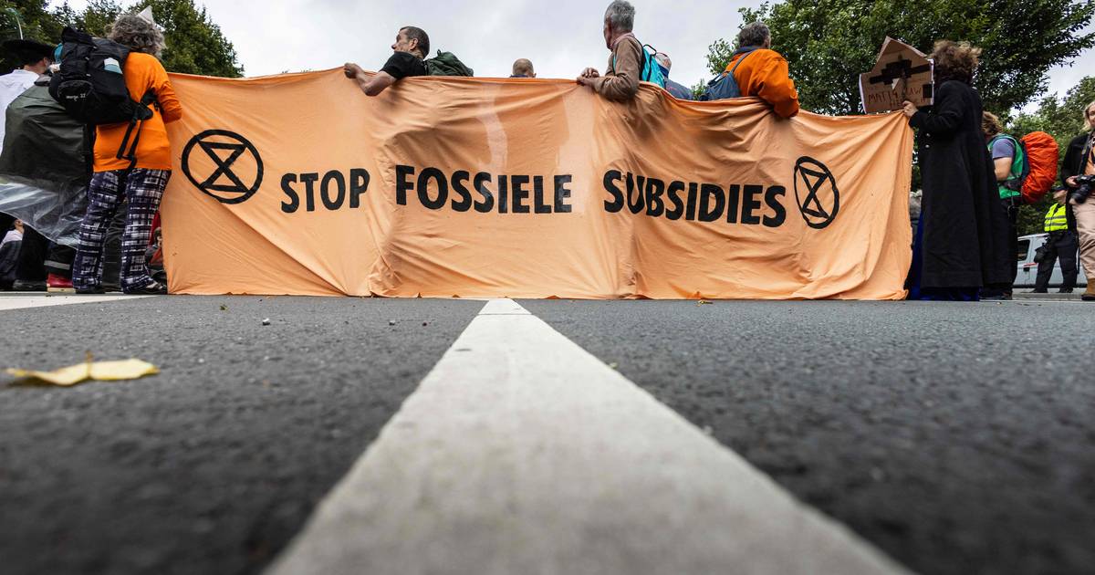 Bedrijven in fossiele industrie raken nog altijd vlot aan miljarden ...