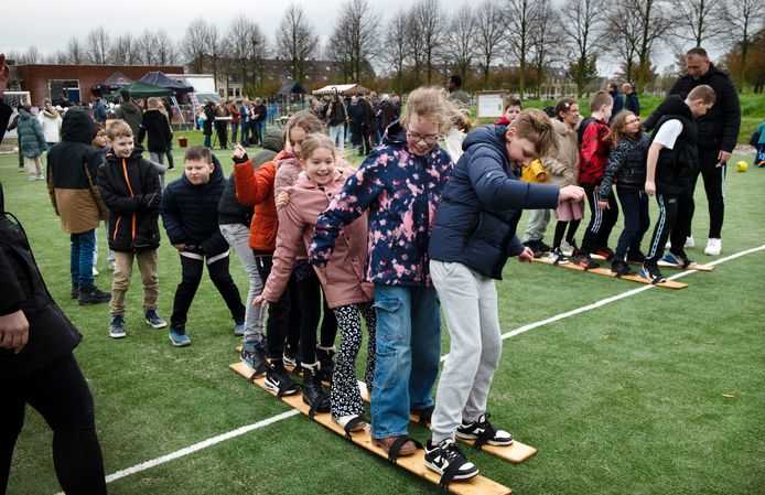 Het is De Wissel gelukt: leerlingen speciaal onderwijs voetballen ...