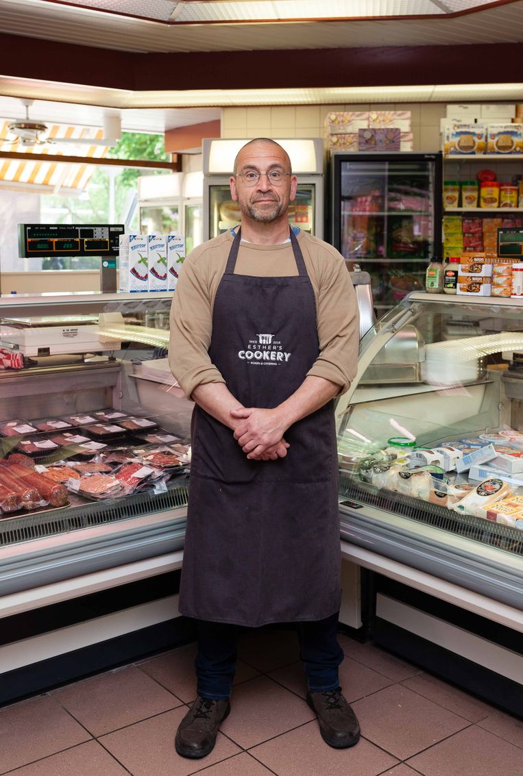 Mouwes Koshere Delicatessen is blij met de trouwe klanten in de buurt ...