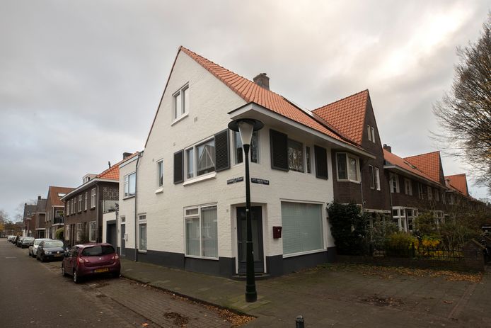 Eindhovens beruchtste huisjesmelker profiteert van blunderende gemeente ...
