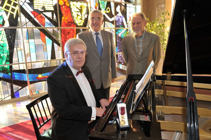 Musicus en operazanger Léon Bernard Giot start voor de 50ste maal nieuw ...