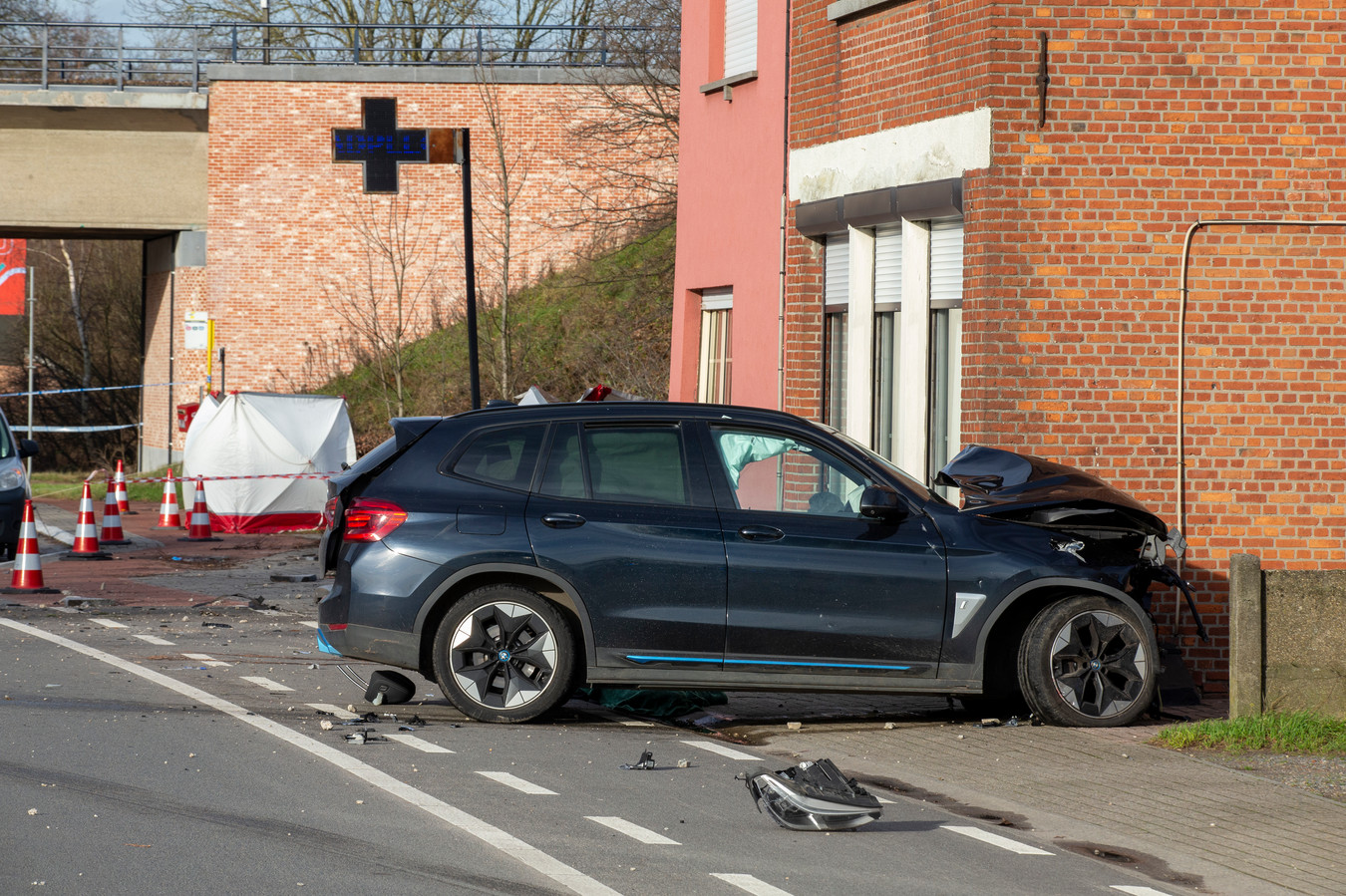 “Emotioneel hakt dit er wel in”: mama Nicky gaat schade opmeten nadat ...