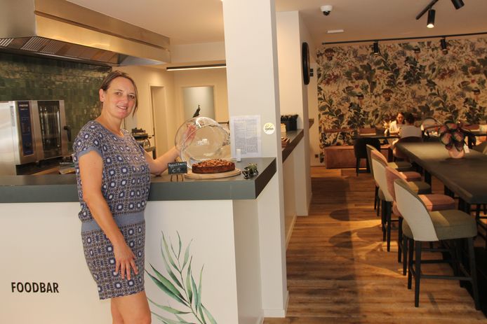Veerle van start met Foodbar Farahilde op Korenmarkt | Izegem | hln.be
