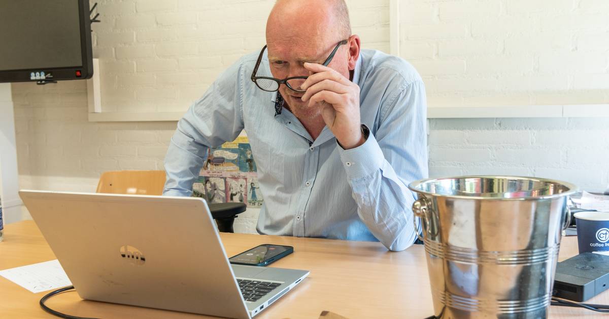 Dat ene belletje is voor deze docent net zo spannend als voor leerlingen: ‘Zou hij het gehaald ...