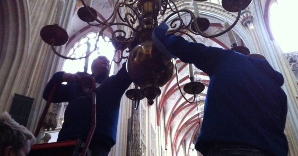 FC-supporters maken Sint-Jan schoon | 's-Hertogenbosch | bd.nl