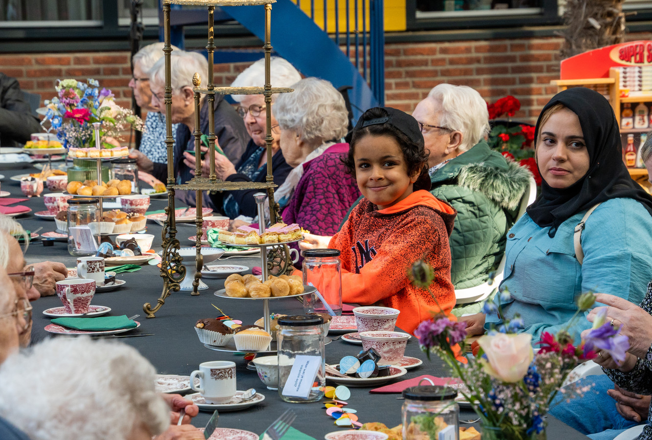Eenzaamheid? In Vriezenveen brengen soesjes en baklava alle culturen ...