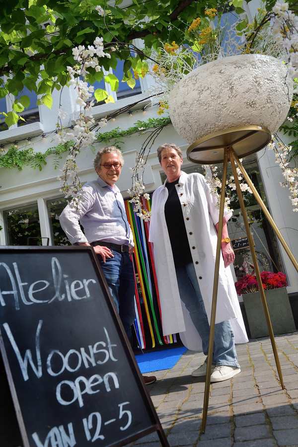 Hans en Mattie Oerlemans wonen in hun winkel: ‘Dit blijven we doen tot ...
