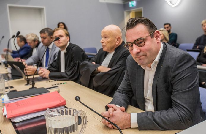 Na vijf dagen is wel duidelijk dat Richard de Mos een eigen bingokaart ...