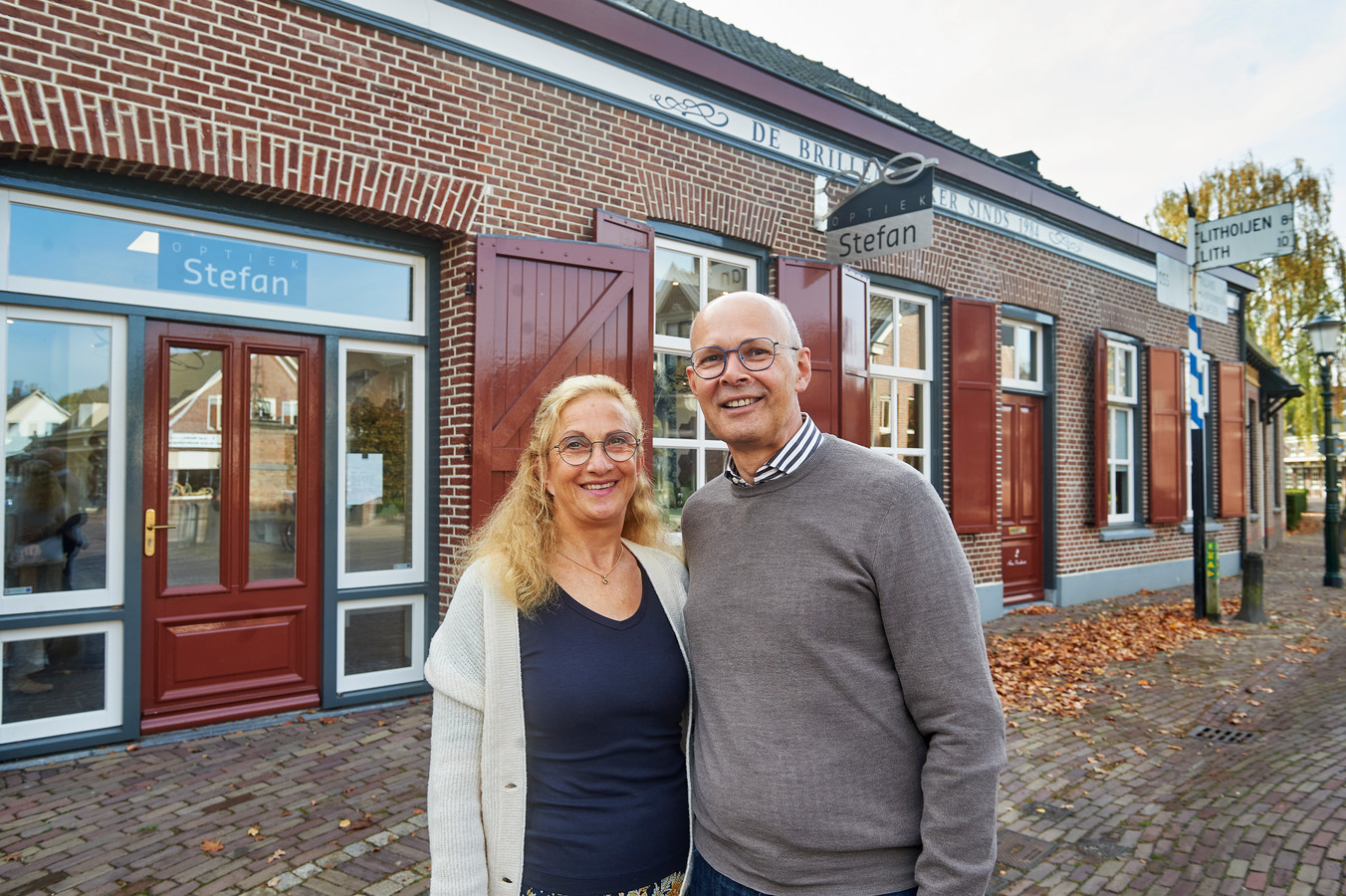Stefan en José maakten van oude bakkerij Geffen een optiek en woonhuis ...