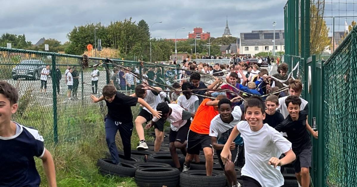 Leerlingen Sint-Donatus klauteren tijdens obstacle run | Merchtem | hln.be