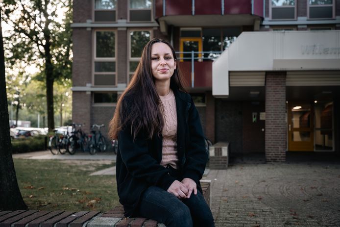 Verwarde buurman van Rachelle uit huis gezet en zwerft nu op straat ...