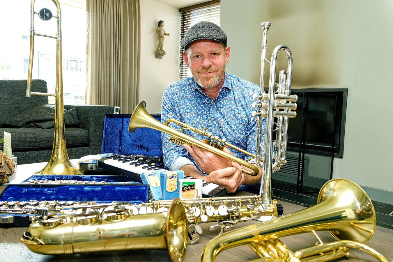 Docent met twee koffers muziekinstrumenten naar Oeganda: ‘Muziek brengt ...