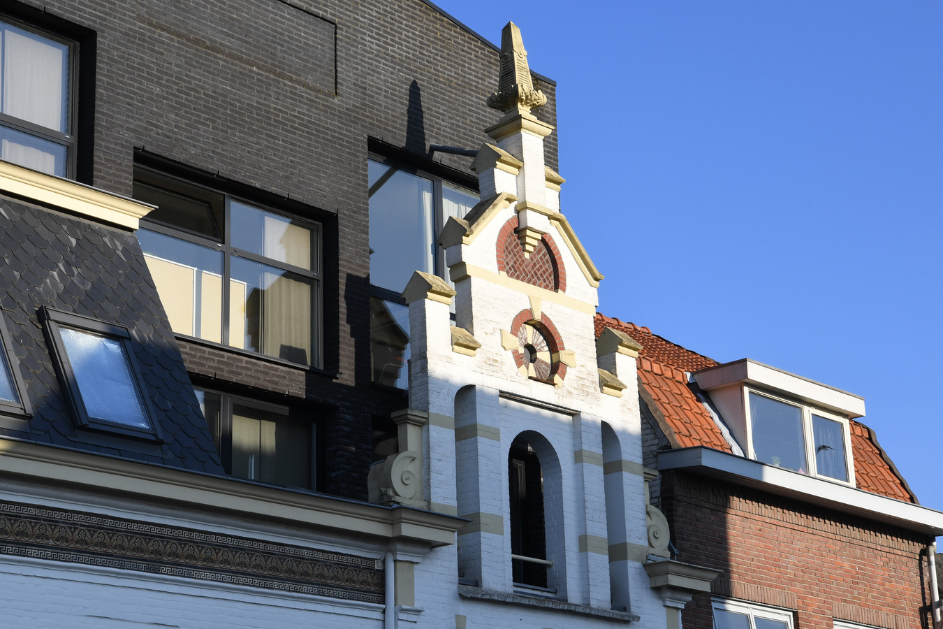 Al 45 jaar huisgenoten en nu thuis in het voormalige café Casino: ‘We ...
