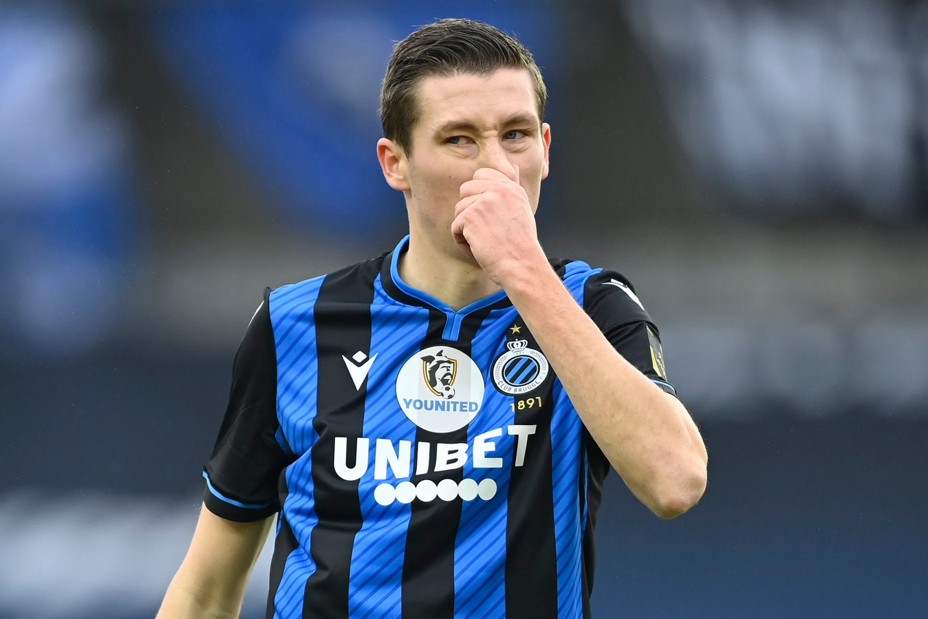 Bondsparket wil 4 speeldagen schorsing voor Hans Vanaken na uitsluiting ...