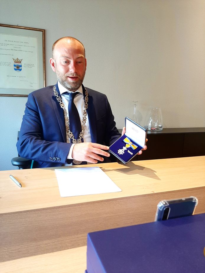 Het regent lintjes door de telefoon in Maas en Waal | Wijchen ...