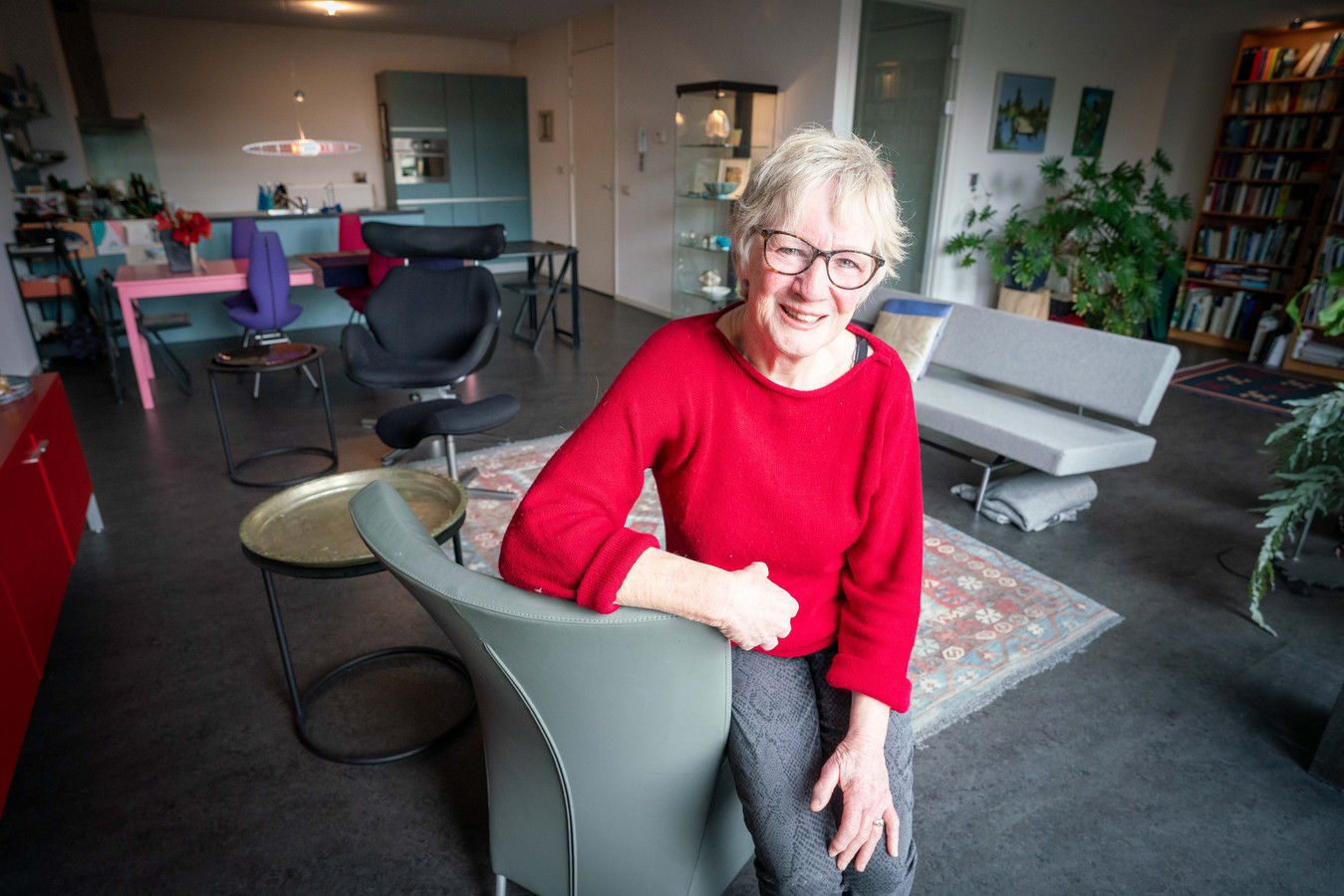 Gerdi bekent kleur in een verbouwde boerderij | Foto | gelderlander.nl