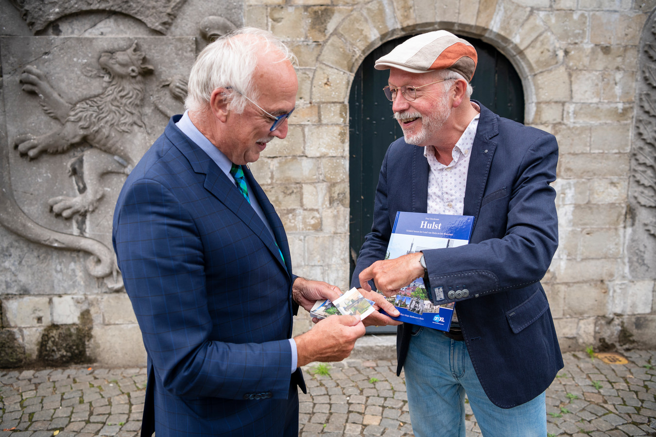 Bij de super fotostickers sparen voor historisch Hulster bewaaralbum ...