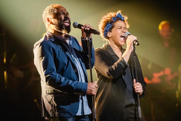 Overlijden van zus is zoveelste tragedie in leven van Ronny Mosuse: “Ik heb mijn huidskleur een ...