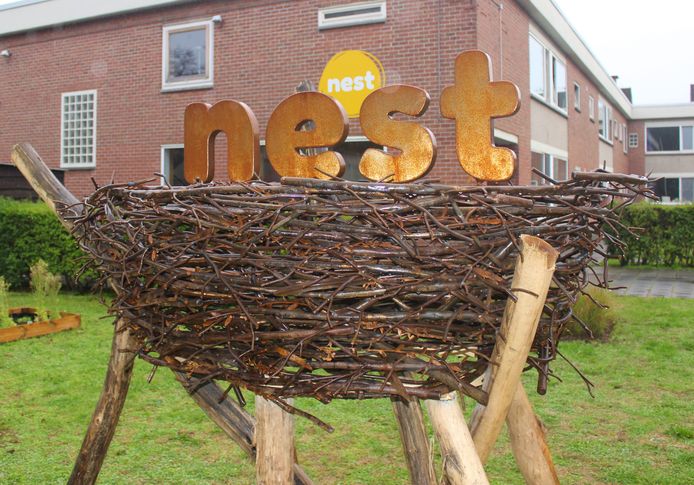 Nest onthult nieuw kunstwerk: “Moet symbool staan voor het warm nest ...