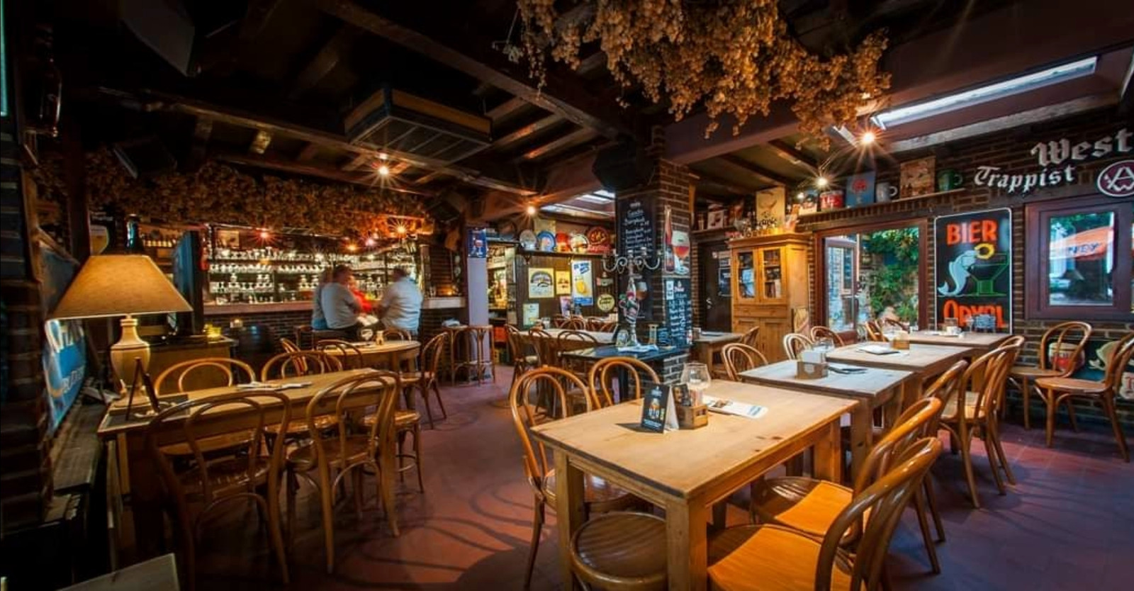 Santé, op Internationale Bierdag! Deze biercafés in Oost-Vlaanderen ...