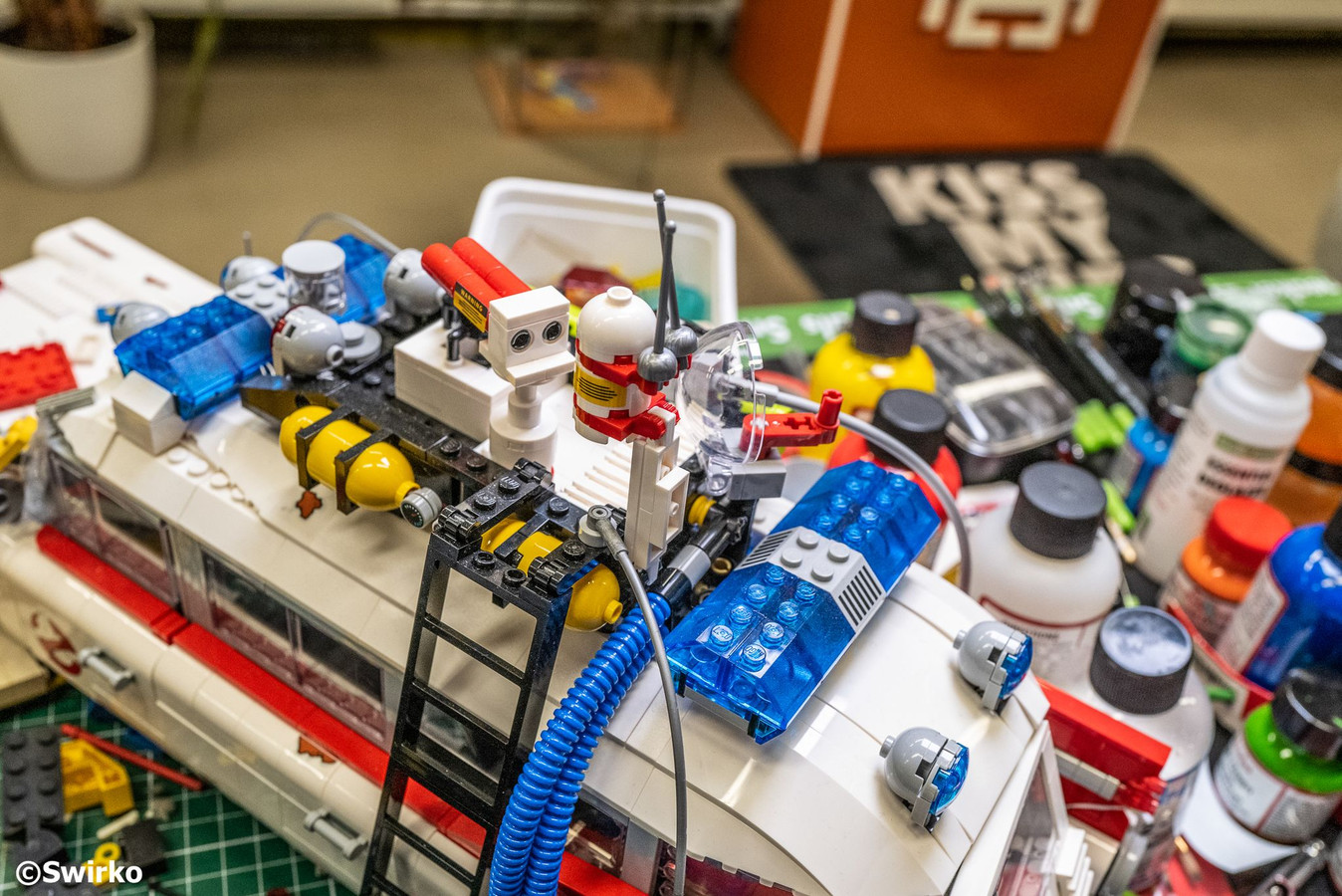 Broers Tijs (40) en Gerrit (43) halen 30 jaar oude LEGO van zolder ...