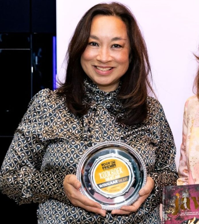 Maureen Tan wint met Java prijs voor beste kookboek: ‘Je kunt nu ingrediënten veel makkelijker ...