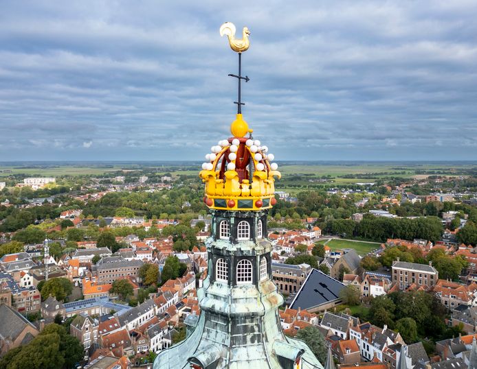 Bjorn werkt op grote hoogte aan de Lange Jan: 'De kraanmachinist vond ...