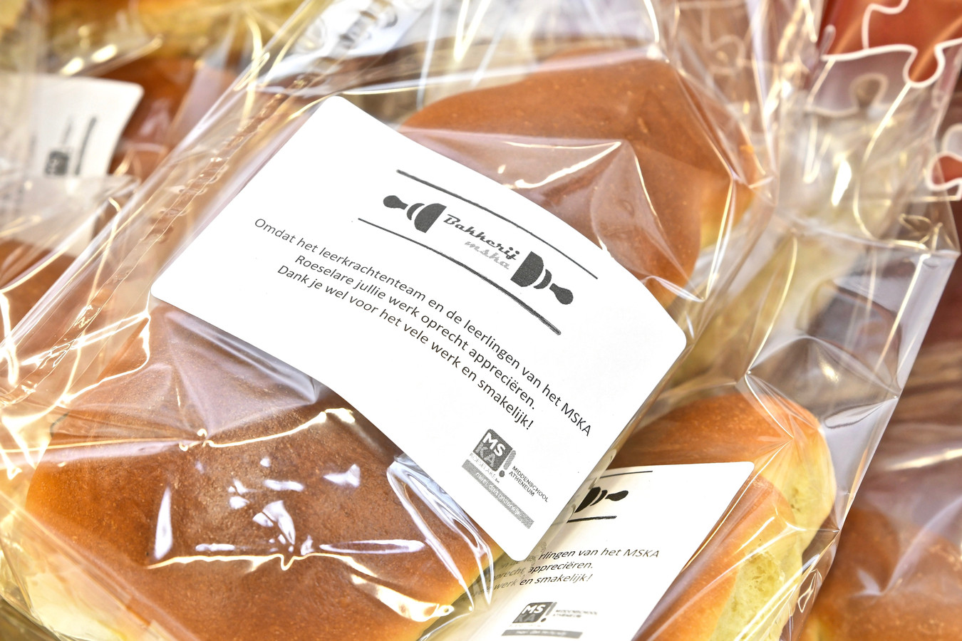 MSKA bakt 1.500 klaaskoeken voor zorgverleners AZ Delta: “Het zijn ...
