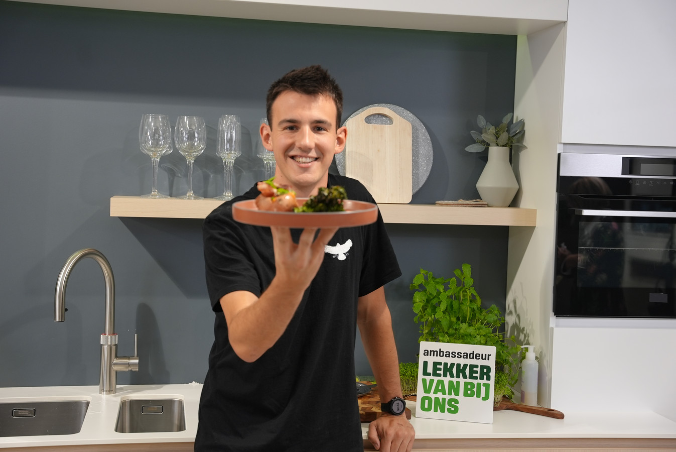 KOOKVIDEO: Loïc Van Impe maakt zoete aardappel met buikspek, zure room ...