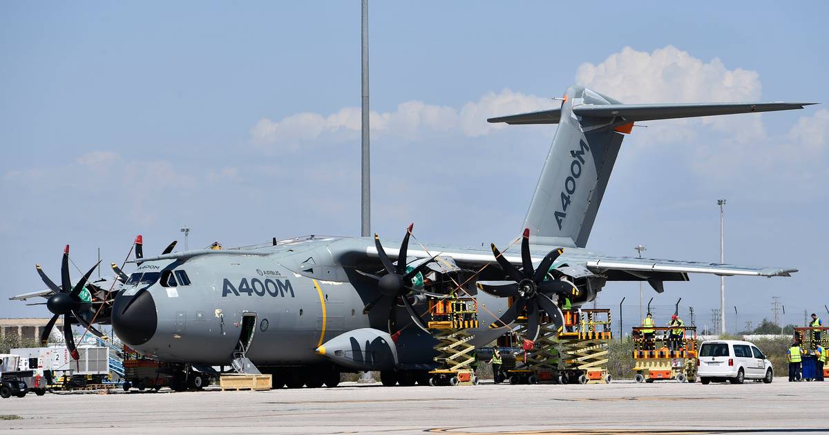 Le premier A400M belge a effectué son vol inaugural en Espagne | Monde ...