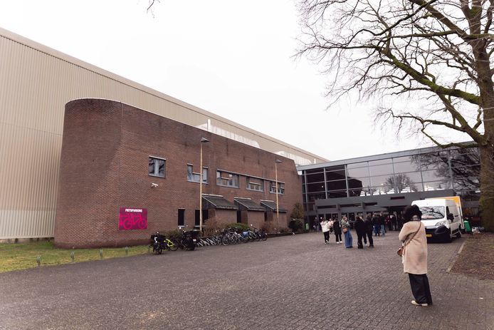 Directeur van Limburghal in Genk per direct ontslagen wegens fraude ...