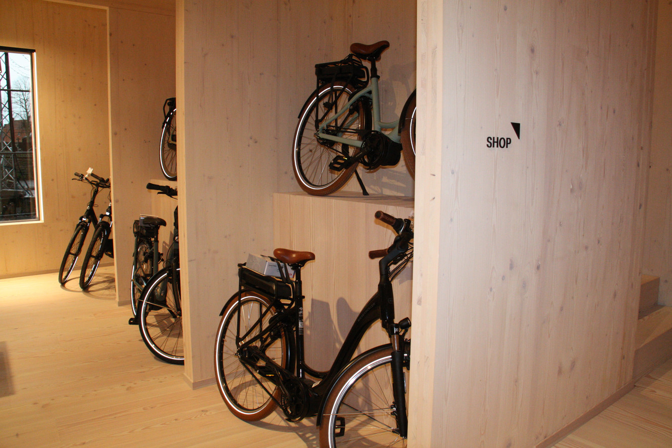 NET OPEN. Lo-Reninge heeft met Velolo een eerste fietswinkel: “We doen ...