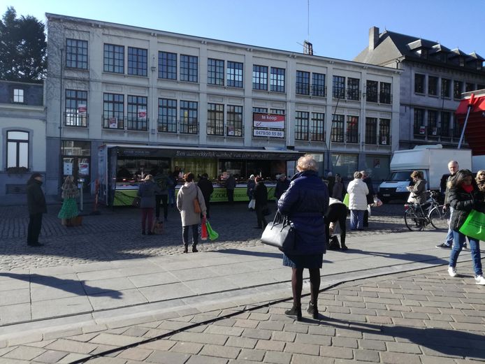 Laatste wekelijkse markt is geen overrompeling in Ronse, bezoekers ...