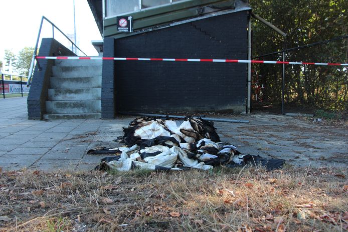 SC Neede zwaar getroffen door brand onder hoofdtribune | Achterhoek ...