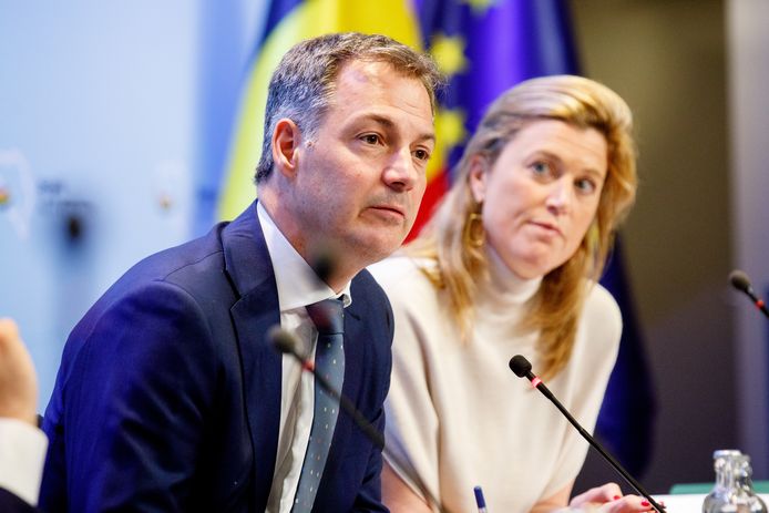 Regering bereikt akkoord over grondwet: staatshervorming is na ...