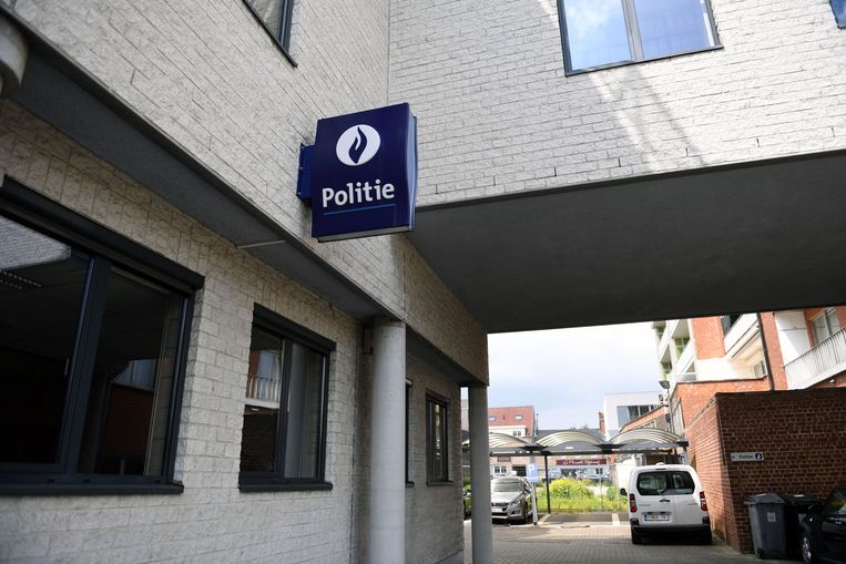 ‘Heel lenig’: man die via ventilatieraam uit politiekantoor ontsnapte ...