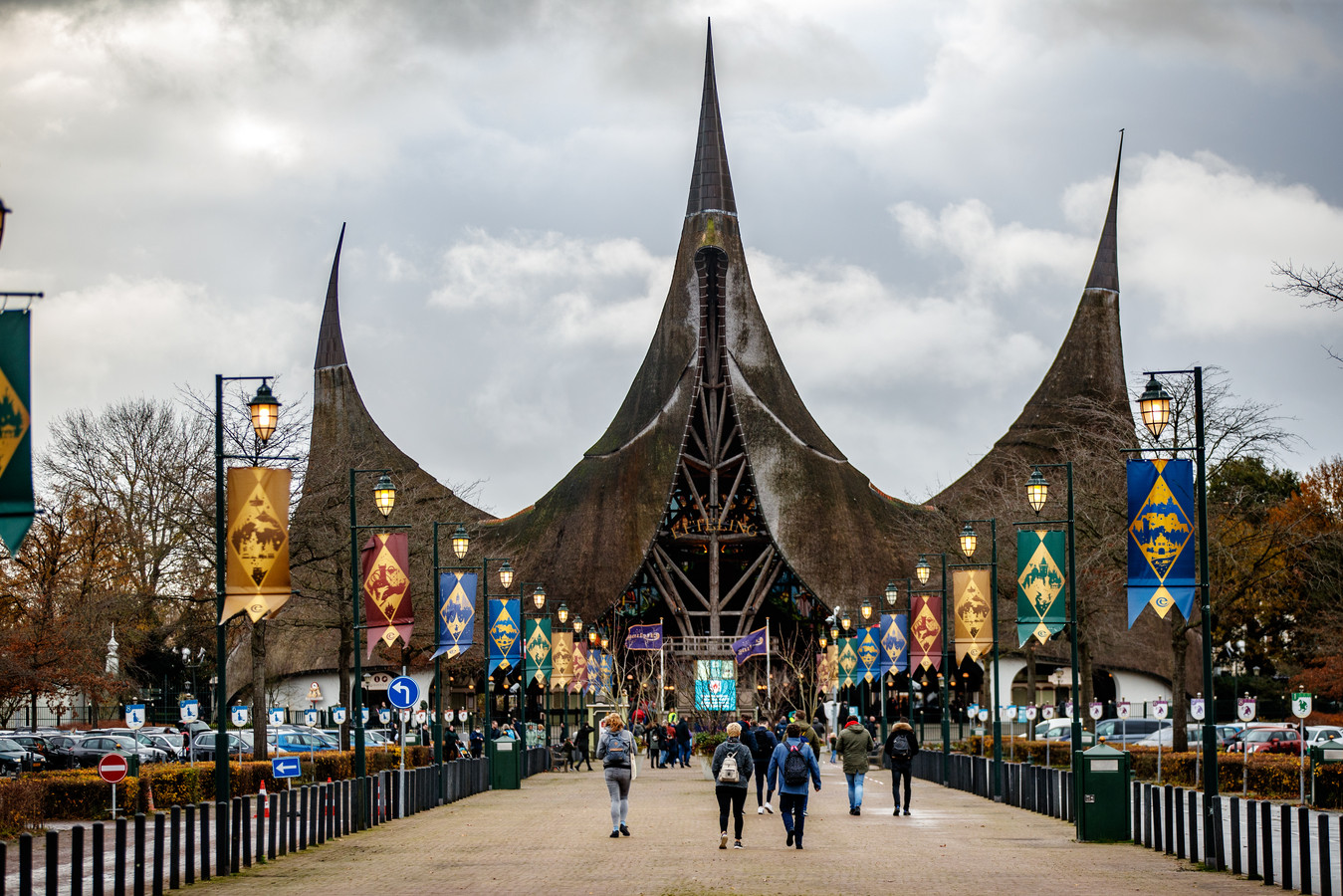 Wat een gezellig dagje Efteling moest worden, loopt uit op bezoek aan ...