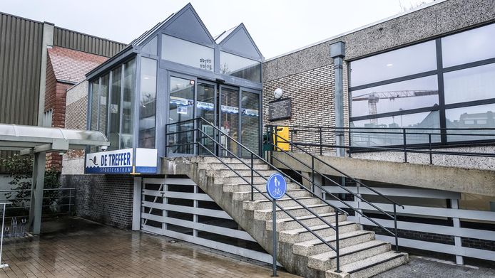 Sportcentrum De Treffer krijgt een lift voor bezoekers in een rolstoel ...