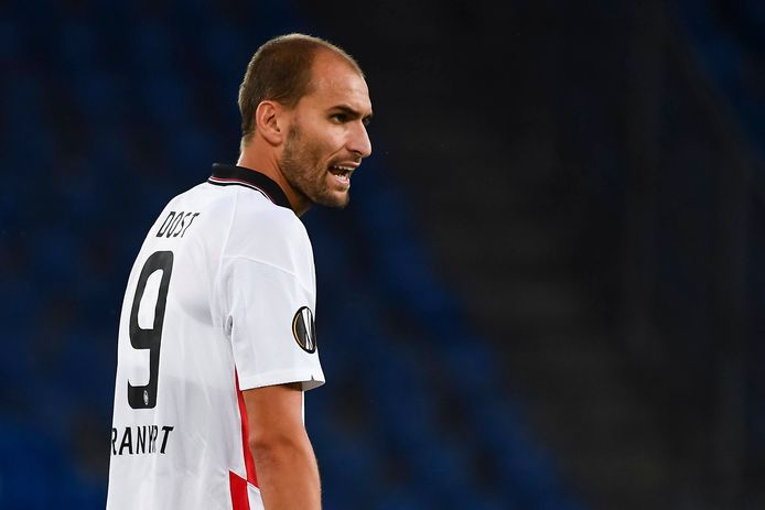 Bas Dost tekent in Brugge: ‘Ik ga hier vlammen als een gek ...