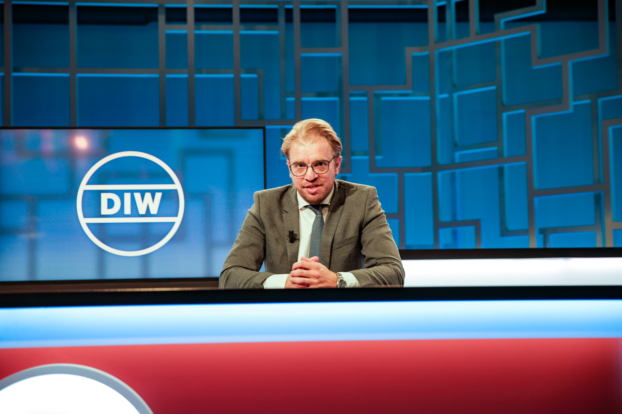 Vanavond op tv: het afscheid van Jan Jaap, driftende bolides en het ...