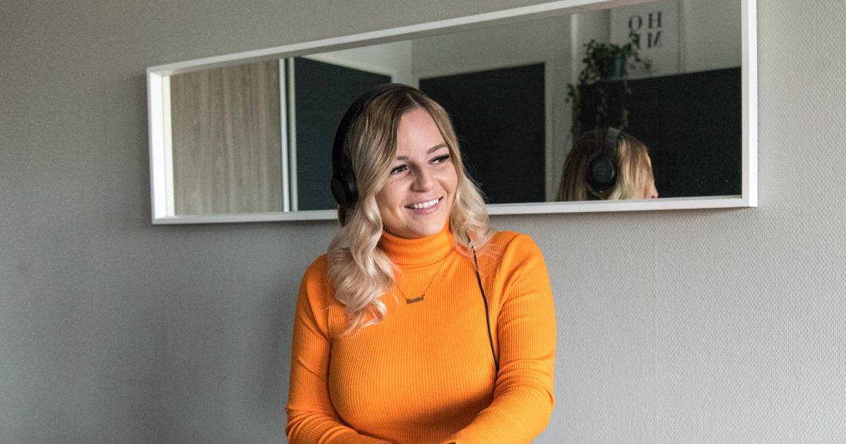 Als dj Denise begint te draaien, ga je vanzelf met de billen schudden ...