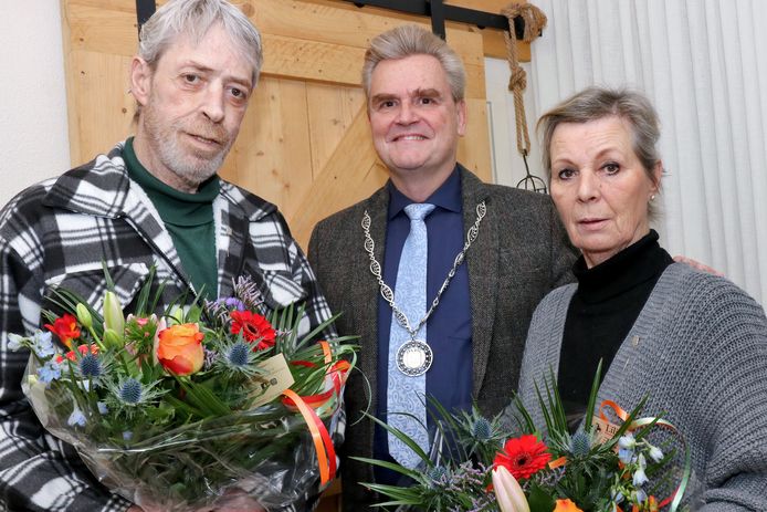 Erespelden voor echtpaar Kok, twee onvermoeibare verkeersregelaars in ...