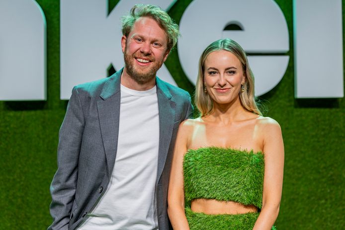“Uit het niets kreeg hij heel expliciete berichten”: vriendin van Rik ...